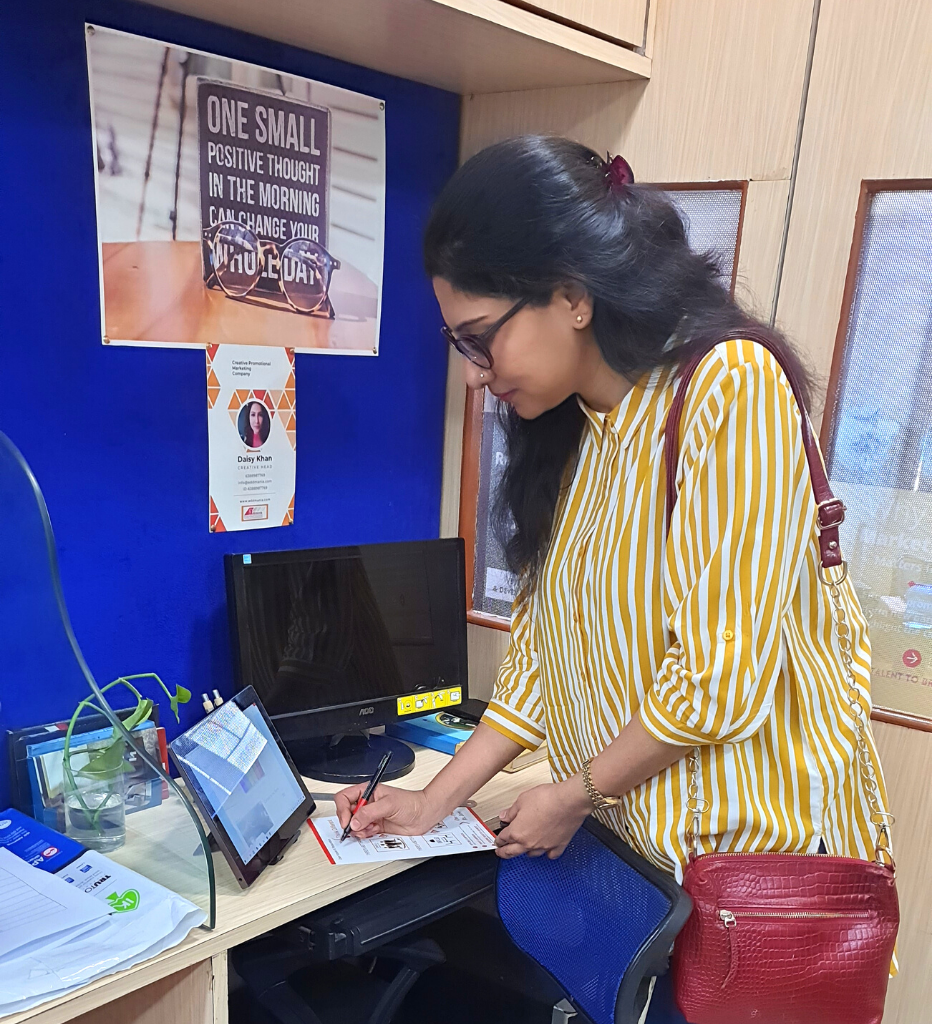 ADDMANIA - Concept in Brand Communication